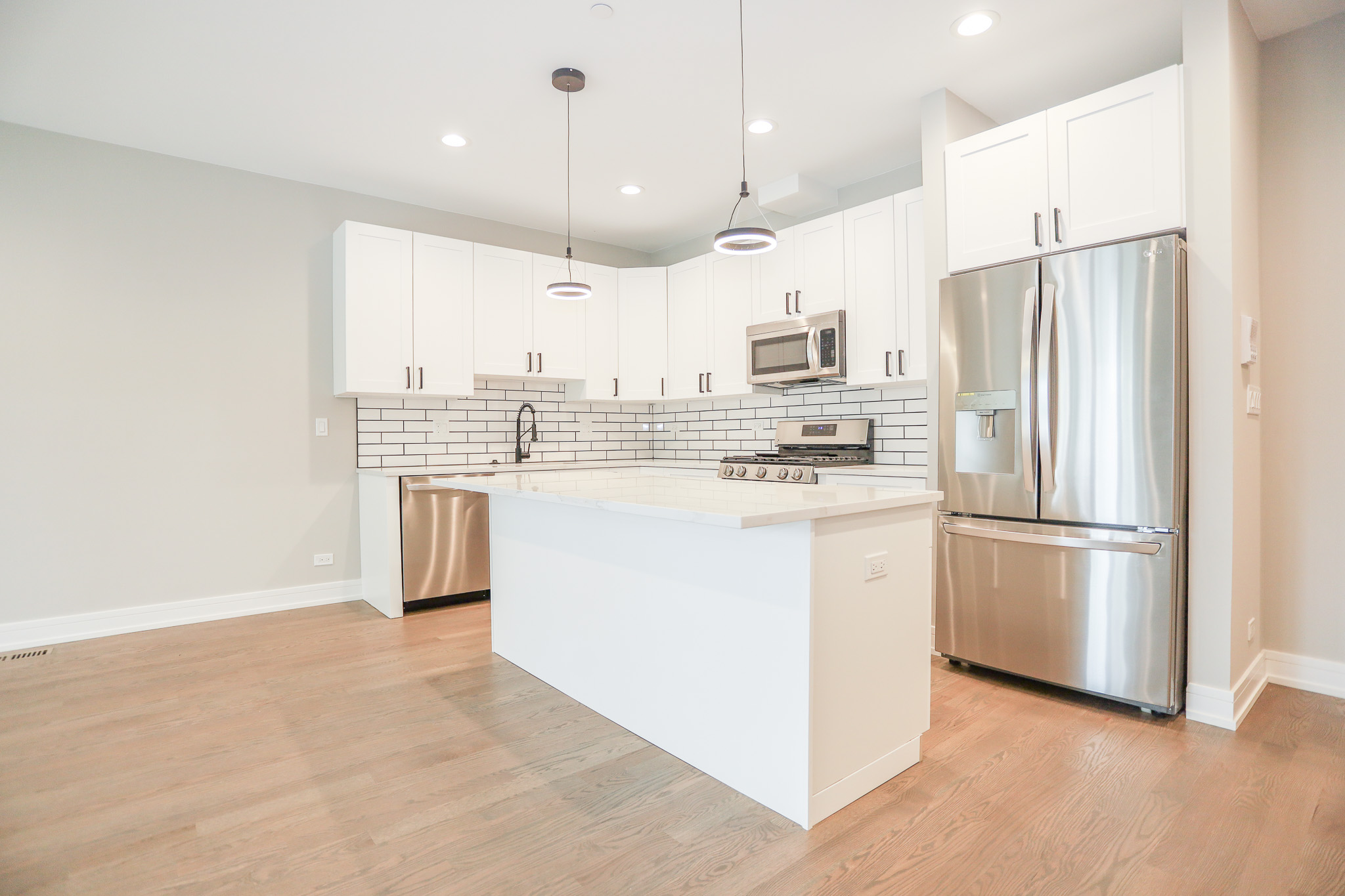 2536 N 72Nd, #1S, Elmwood Park